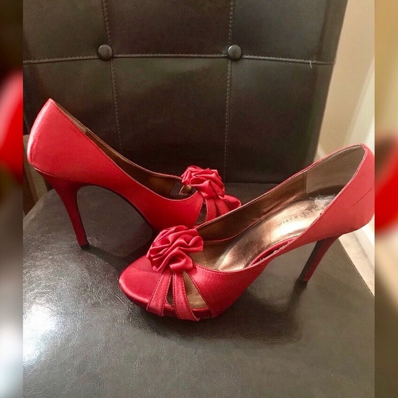 Kelly & Katie | Shoes | Red Podeswa Shoes | Poshmark